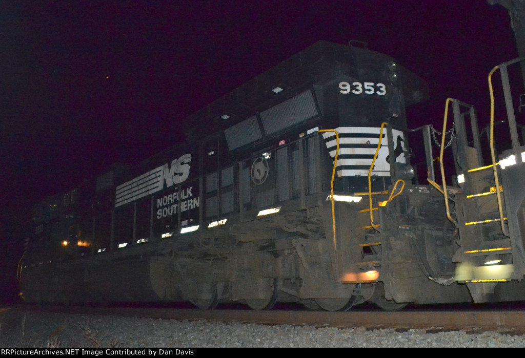 NS C40-9W 9353 leads 521